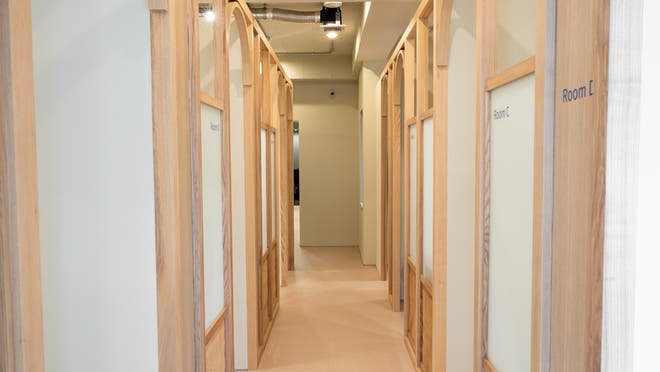 名駅個室カットブース、リアシャンプー台、美容所登録済み、鍵付きロッカーの写真5