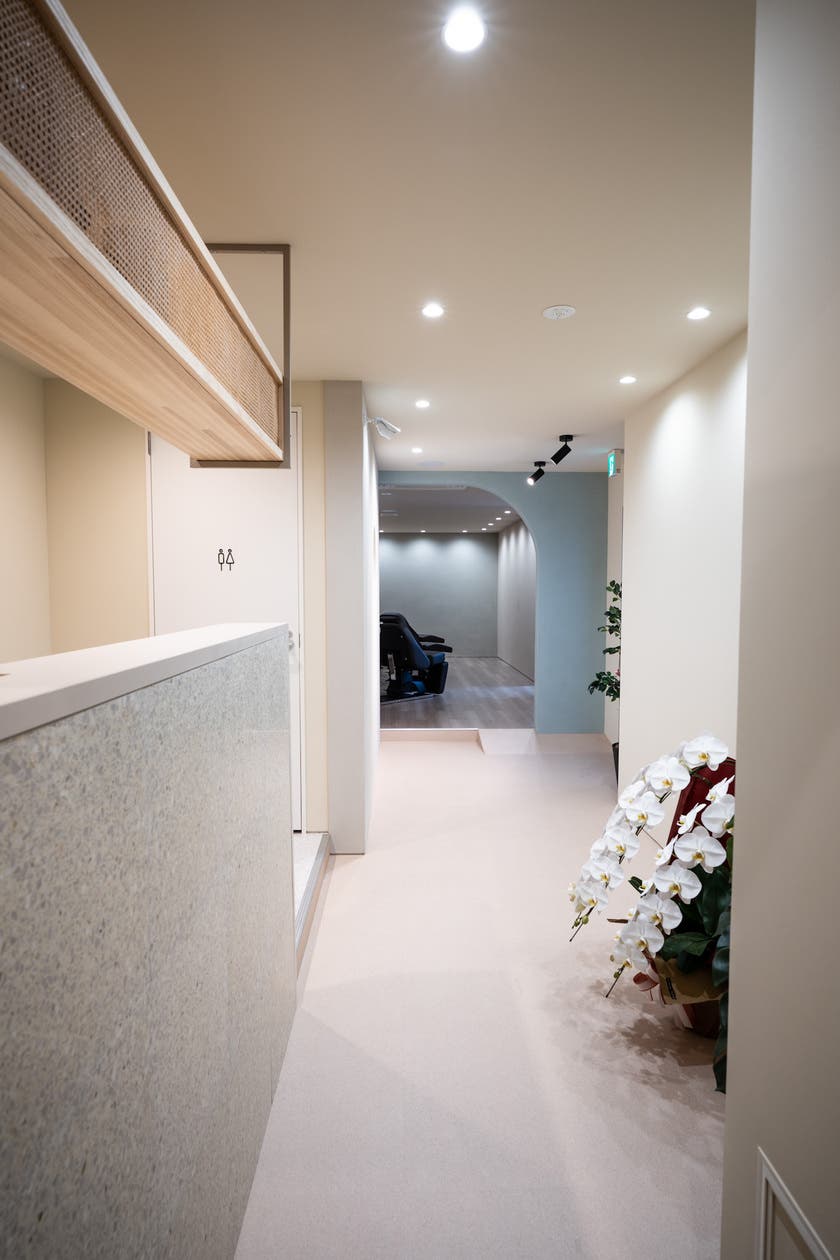 名駅個室カットブース、リアシャンプー台、美容所登録済み、鍵付きロッカーの写真6