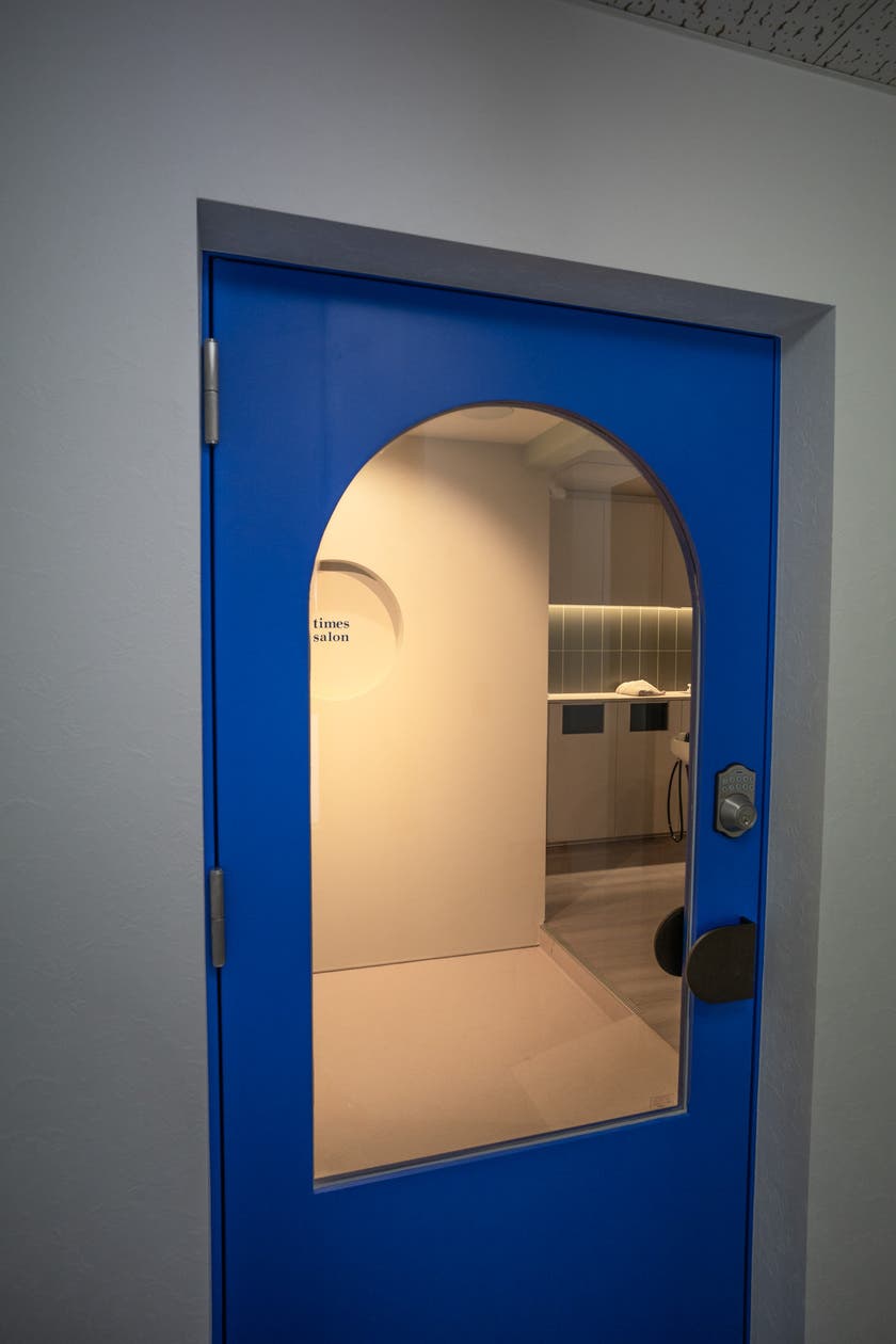 名駅個室カットブース、リアシャンプー台、美容所登録済み、鍵付きロッカーの写真8