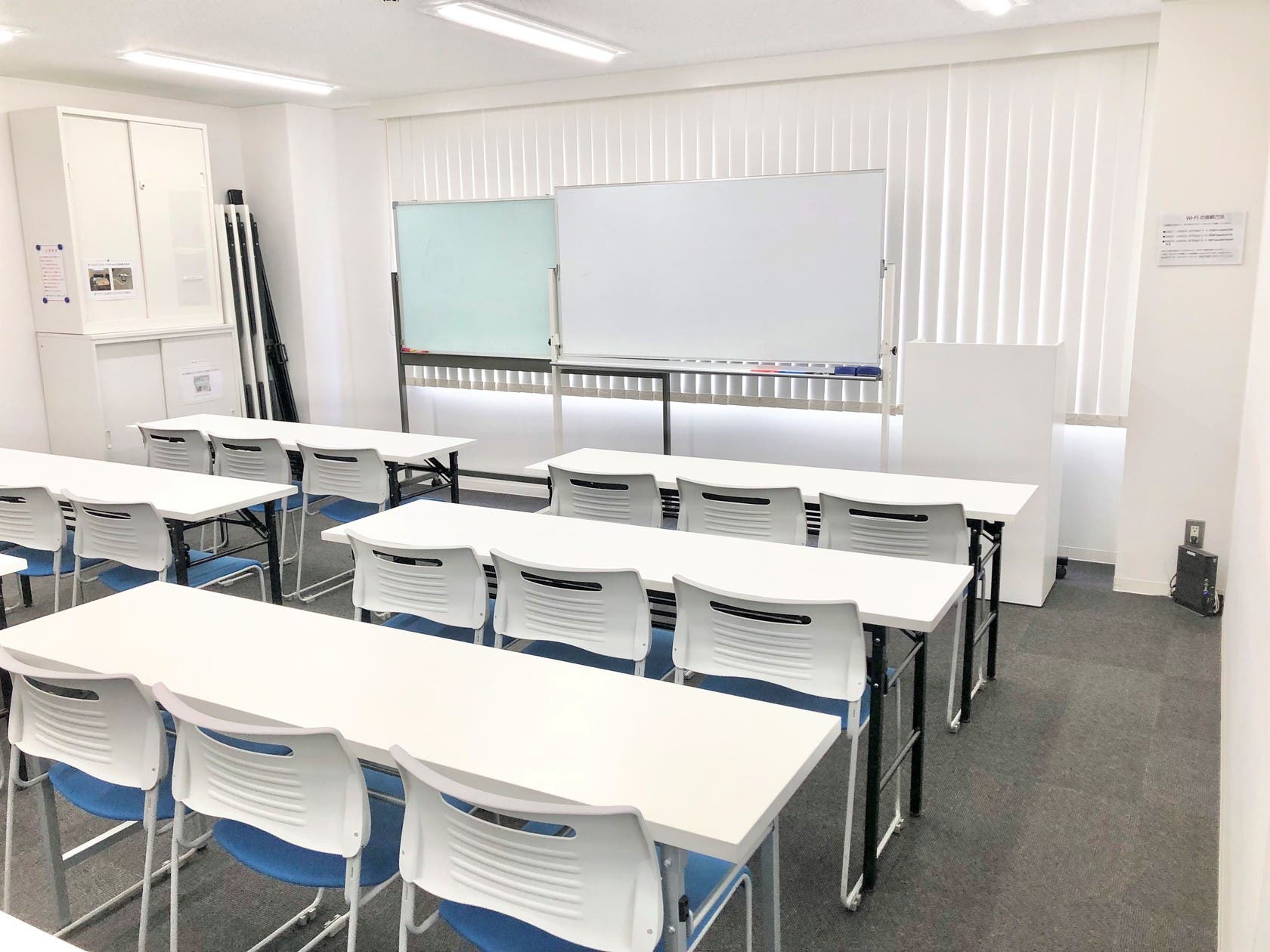 ★新宿T-spaceⅡ★最大３８名迄使用可能！新宿三丁目駅より徒歩１分の格安貸会議室！の写真3