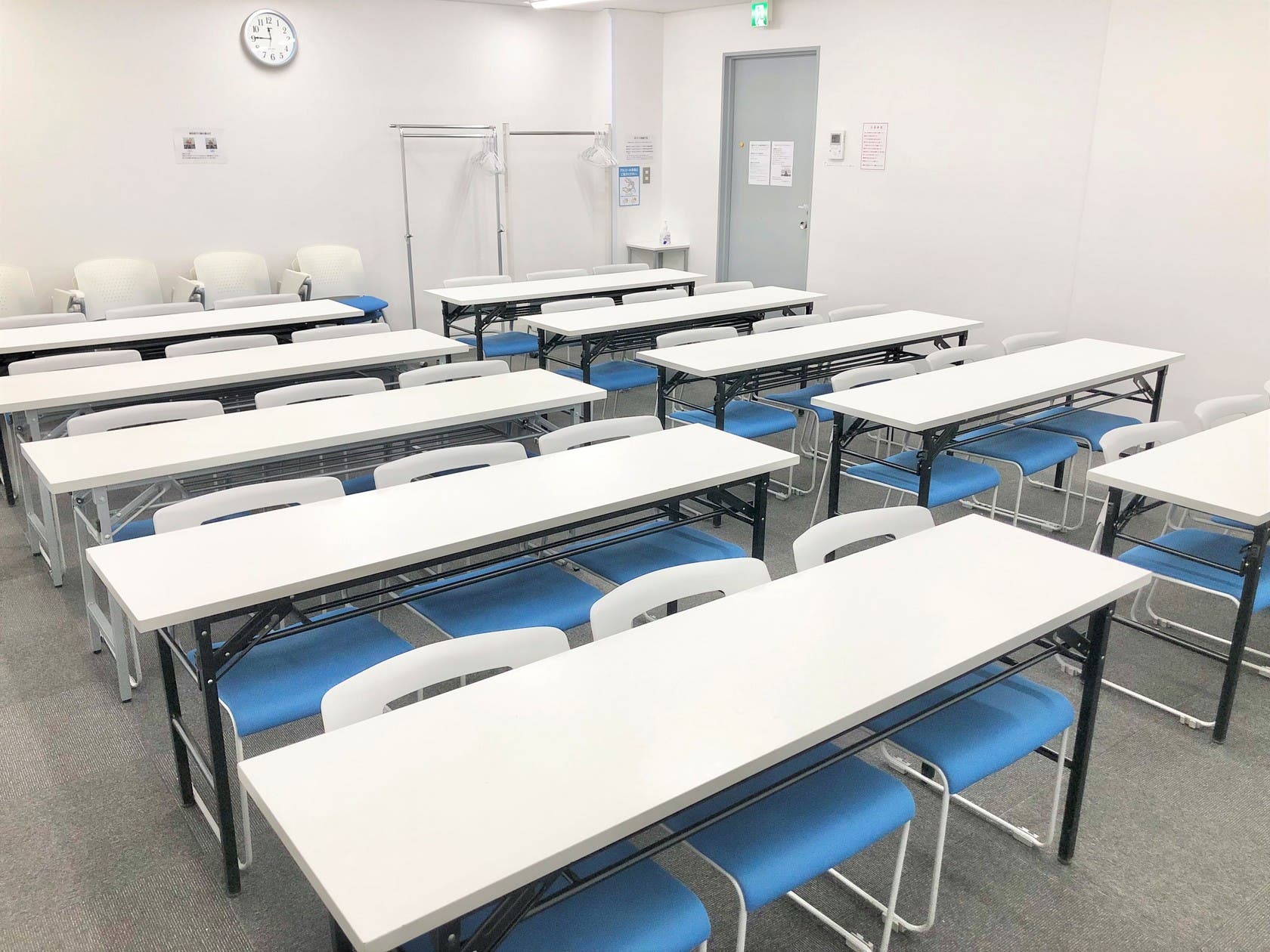 ★新宿T-spaceⅡ★最大３８名迄使用可能！新宿三丁目駅より徒歩１分の格安貸会議室！の写真4