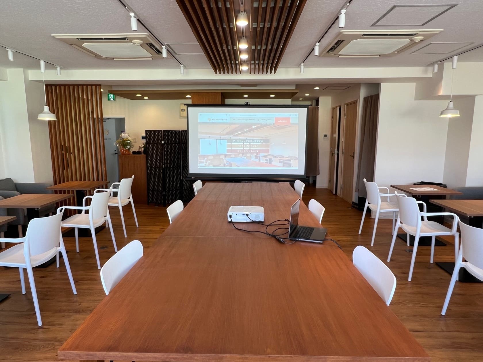 JR船橋駅徒歩3分！広々空間35座席！/2023年7月オープン/82インチプロジェクター無料/レイアウト変更自由/ゴミ捨てOKの写真4