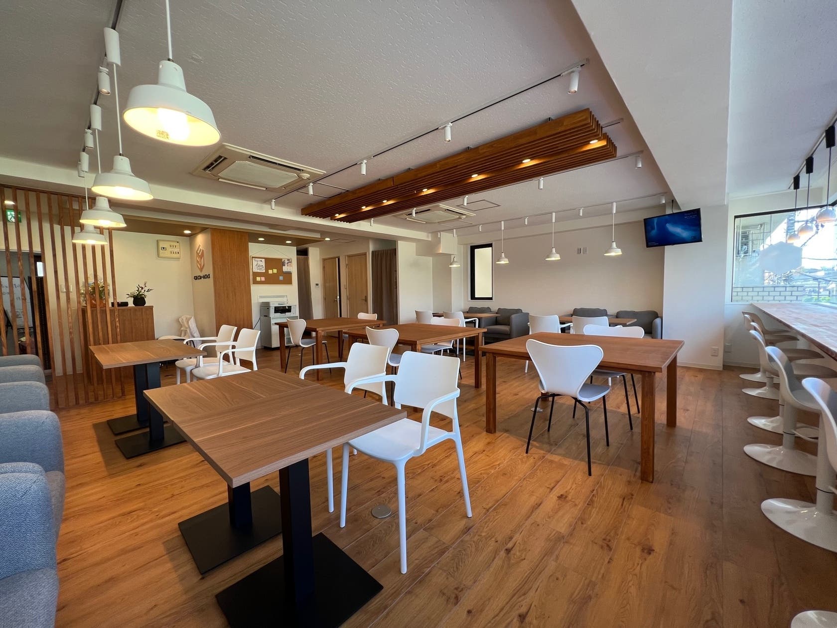 JR船橋駅徒歩3分！広々空間35座席！/2023年7月オープン/82インチプロジェクター無料/レイアウト変更自由/ゴミ捨てOKの写真5