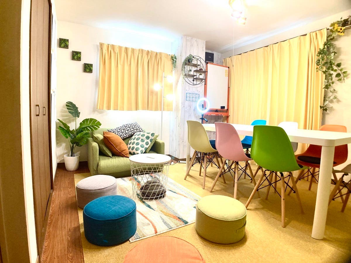 動画配信見放題❣リピート割あり❣駅近徒歩4分♪朝活歓迎📚超大型❣65型TV📺で動画鑑賞🎥プレゼンやセミナー📖の写真7