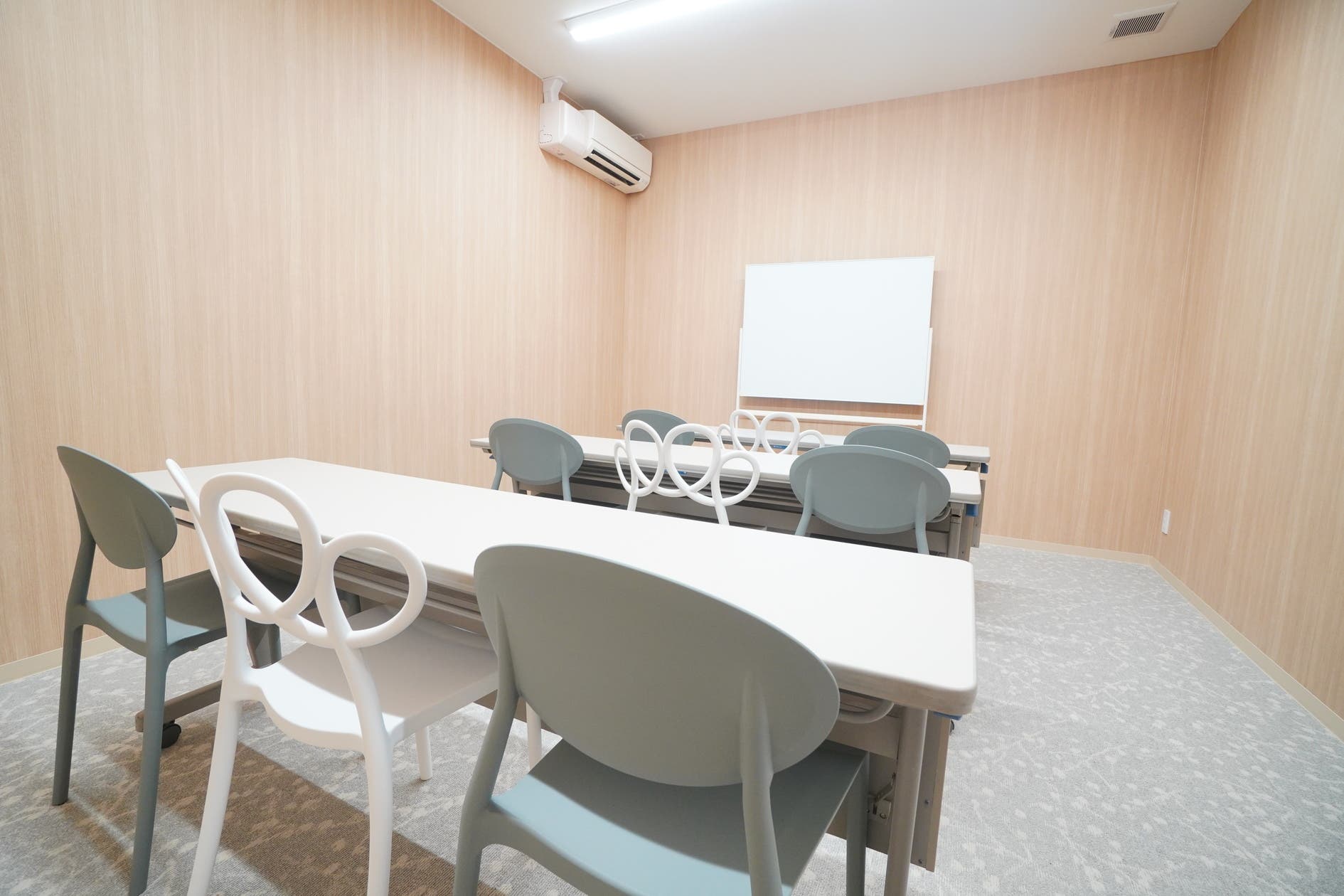 ＜レンタルスペースYAHAGI No.2＞ツルマガーデン内🌳9名収容💺Wi-Fi📶会議/商談/テレワークの写真5