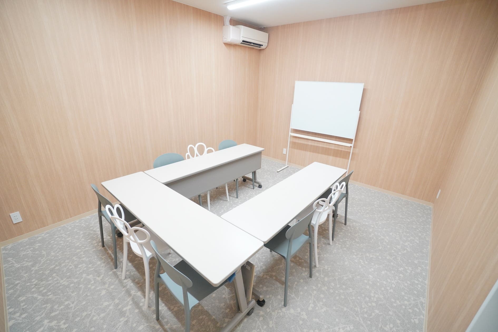 ＜レンタルスペースYAHAGI No.2＞ツルマガーデン内🌳9名収容💺Wi-Fi📶会議/商談/テレワークの写真7