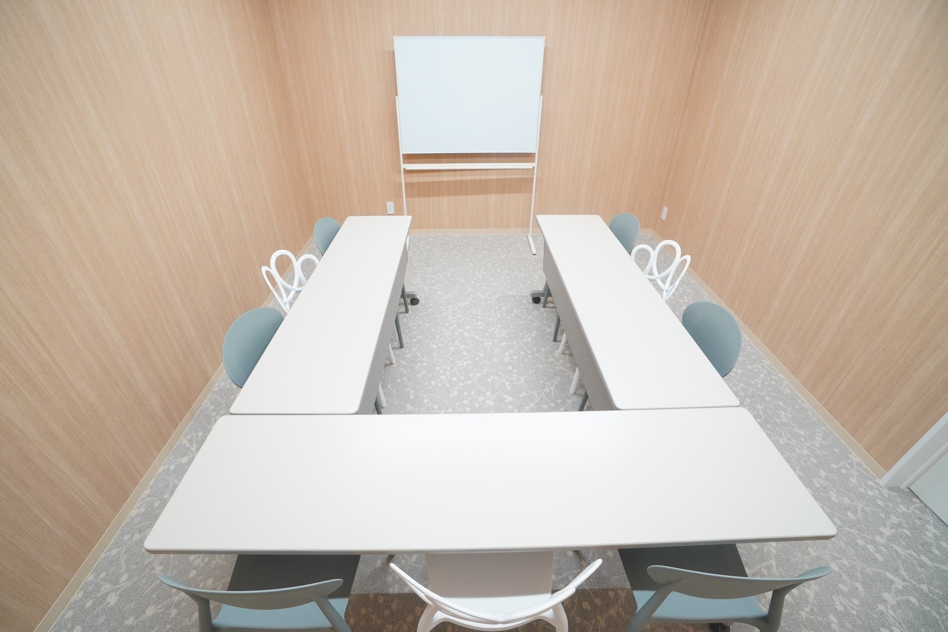 ＜レンタルスペースYAHAGI No.2＞ツルマガーデン内🌳9名収容💺Wi-Fi📶会議/商談/テレワークの写真11