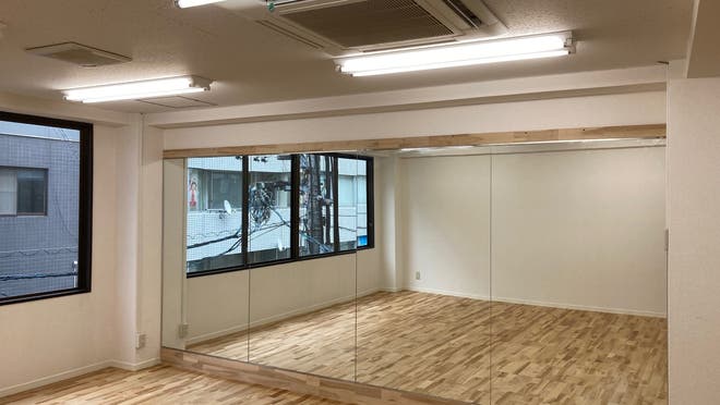 ✨【八丁堀駅2分】✨八丁堀でダンスができるレンタルスタジオ/幅4.3m、高さ1.8mの大型鏡、ダンス等に最適なレンタルスペースの写真4