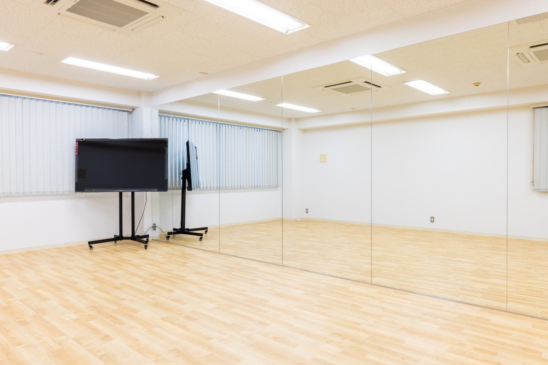 ●【特別割引中】ダンスも動画撮影もできる多目的レンタルスタジオ！【サンタクロス】天神大名の写真9