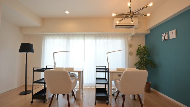 【NAIL ROOM】各線梅田駅徒歩7分 | UV/LEDライト・防水シート無料! | ネイル・ヘアメイクなどの写真1
