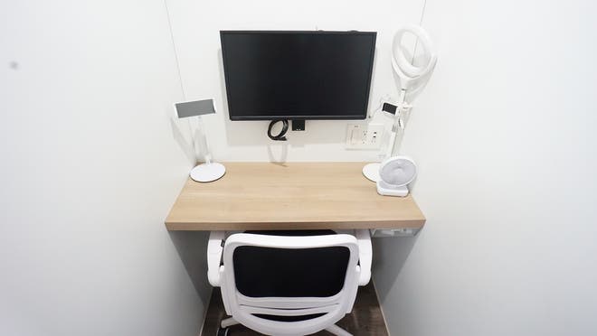 <博多駅前個室ブースNo.1>完全個室ワークブース💼Wi-Fi📶モニター🖥テレワーク/ZOOM/面接/自習/作業場所の写真4