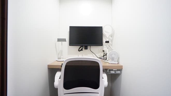 <博多駅前個室ブースNo.1>完全個室ワークブース💼Wi-Fi📶モニター🖥テレワーク/ZOOM/面接/自習/作業場所の写真5