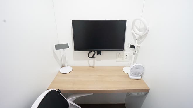 <博多駅前個室ブースNo.2>完全個室ワークブース💼Wi-Fi📶モニター🖥テレワーク/ZOOM/面接/自習/作業場所の写真3