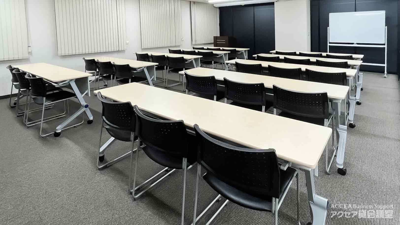 アクセア会議室心斎橋店 第1会議室【心斎橋駅直結！スクール30名利用可能な会議室】の写真1