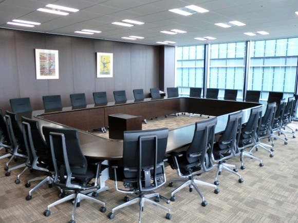 大阪会議室　鐵鋼會館　2号会議室【本町駅徒歩2分/最大26名/高品質・高グレードな貸し会議室】の写真1