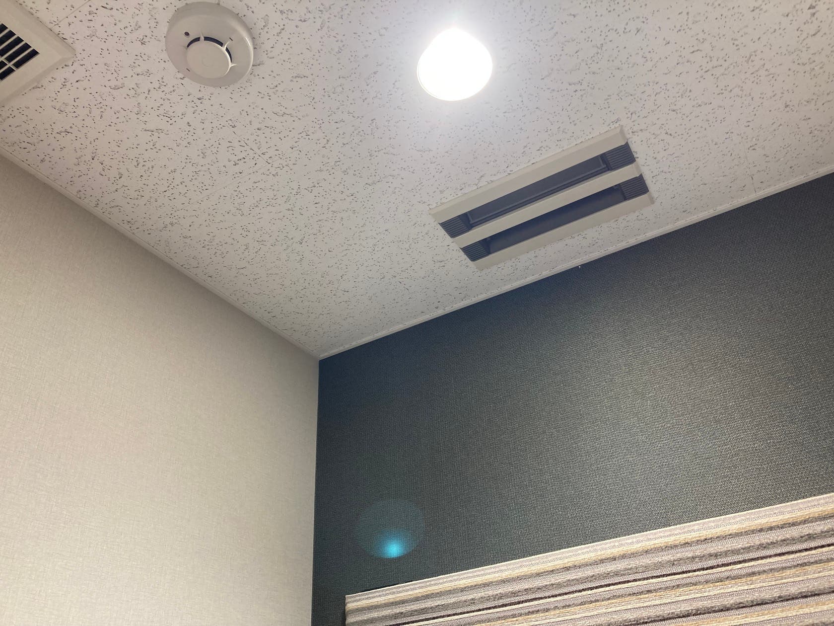 ✨12~1月値下げ中✨【大宮駅東口２分】1名用個室✨WiFi無料・ドリンク/会議・面接に！オンライン会議室（1名用）No.201の写真4