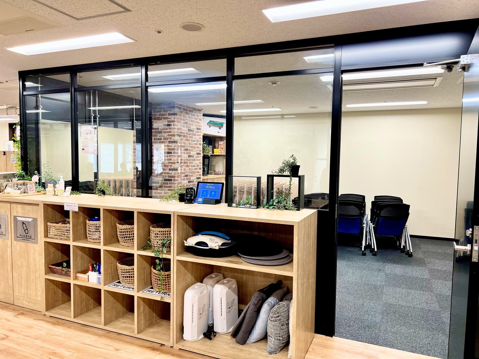 銀座駅2分❗️【～22名】セミナー/ボードゲーム/イベント等🎉開放的なミーティングルーム✨Aの写真8