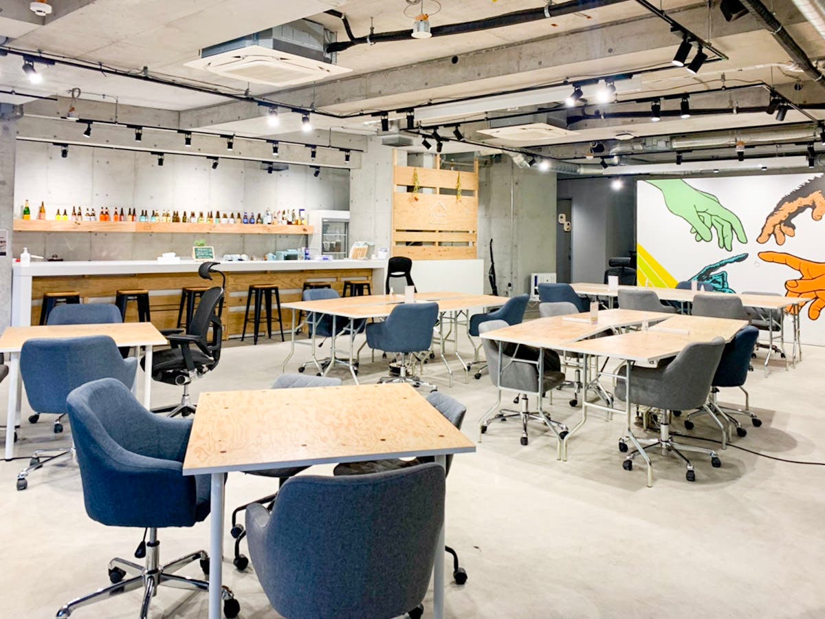 70名着席可【下北沢駅徒歩3分】カウンターキッチン完備!!高天井📷撮影映え✨イベントスペースの写真5