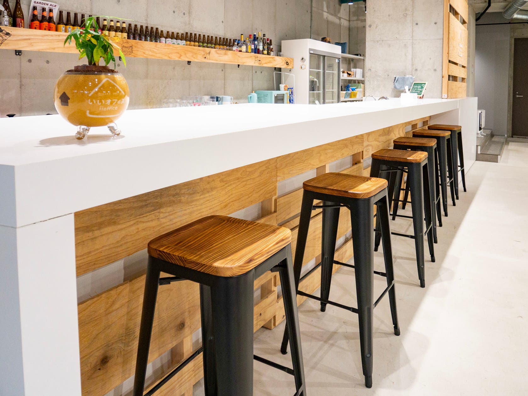 70名着席可【下北沢駅徒歩3分】カウンターキッチン完備!!高天井📷撮影映え✨イベントスペースの写真2