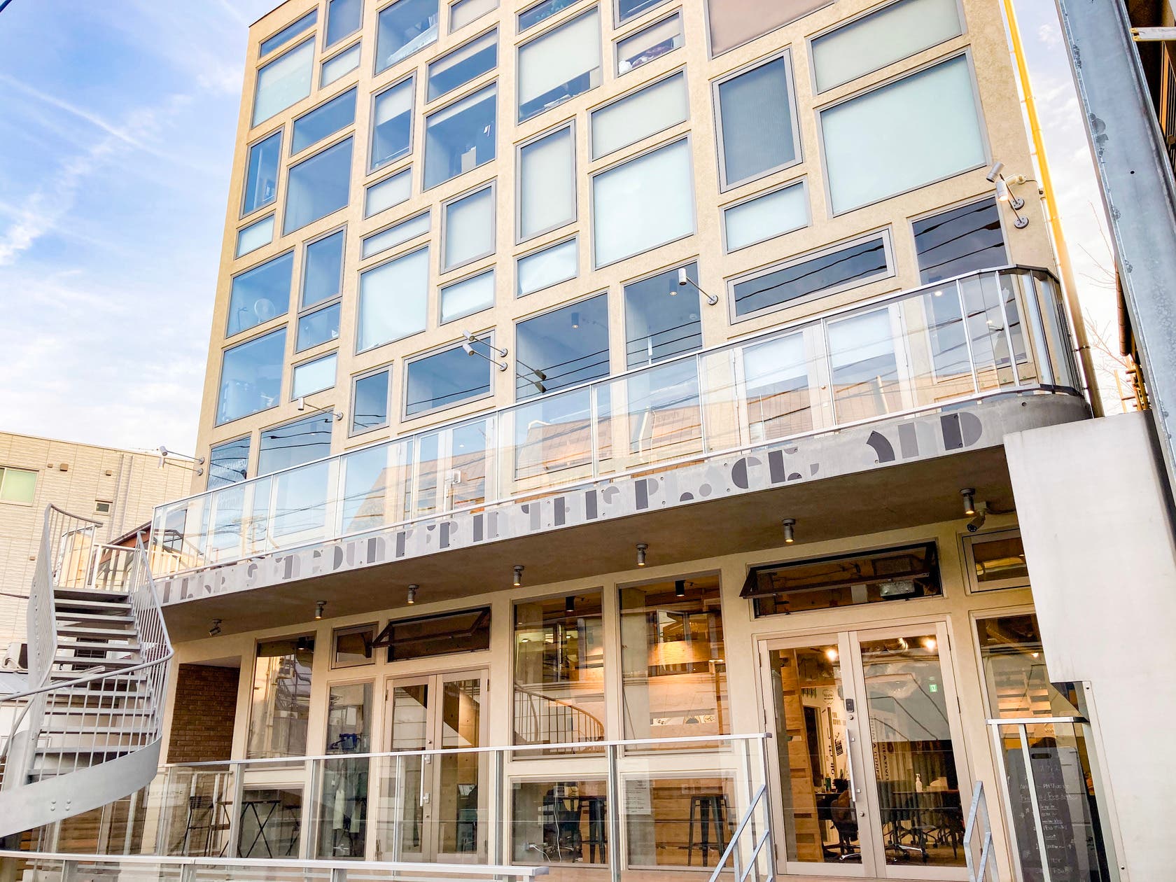 70名着席可【下北沢駅徒歩3分】カウンターキッチン完備!!高天井📷撮影映え✨イベントスペースの写真16