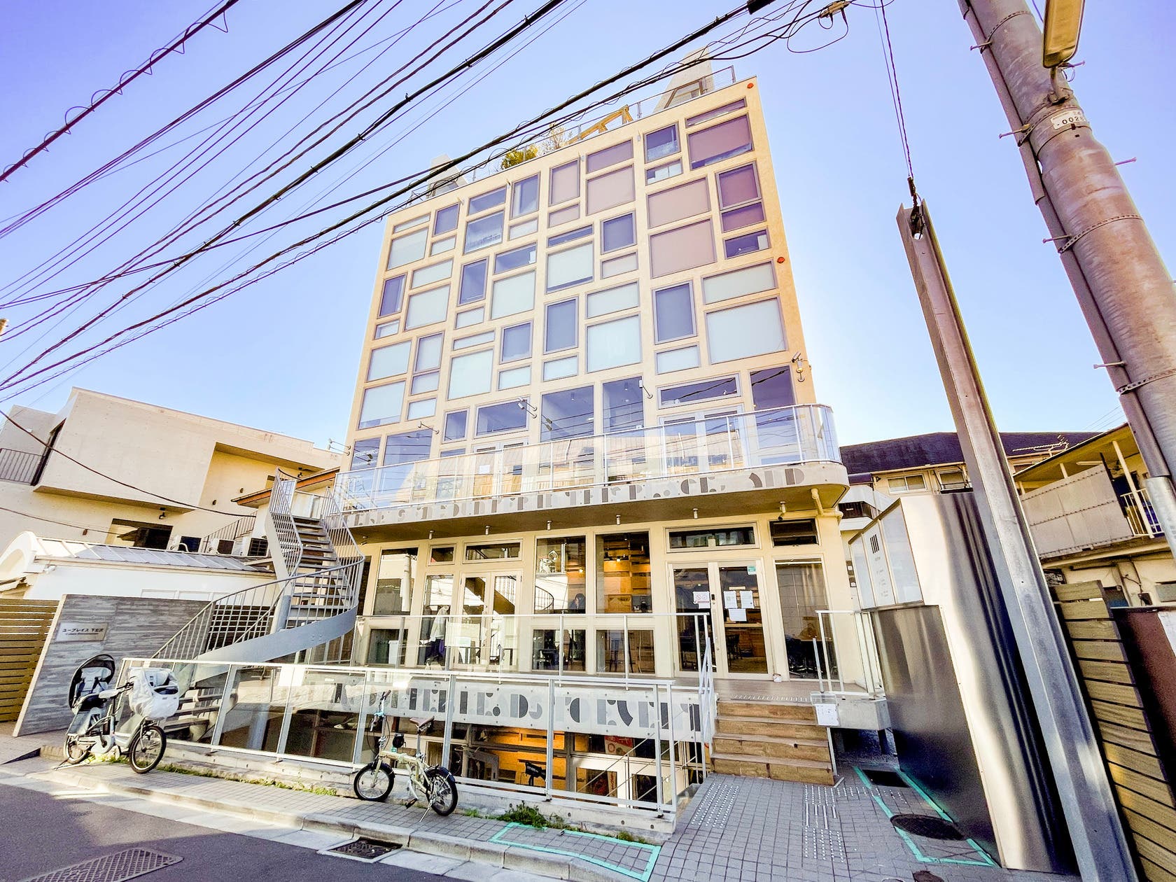 【下北沢駅 徒歩3分】レンタルスペース　　高天井×自然光、Wi-Fi/電源完備！会議、勉強会、撮影、イベントなどに！の写真13