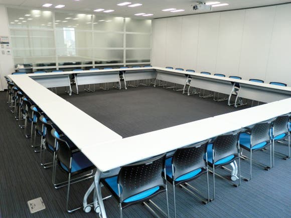 大阪会議室　鐵鋼會館　5号会議室【本町駅徒歩2分/最大116名/高品質・高グレード貸会議室】の写真1