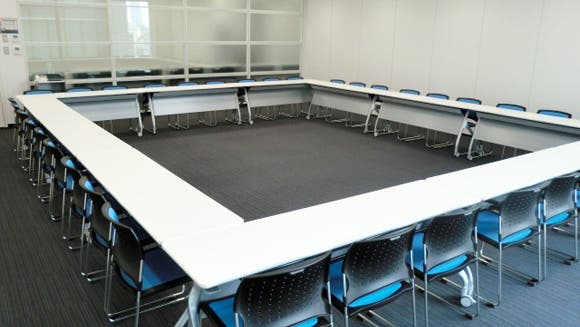 大阪会議室 鐵鋼會館 5号会議室【本町駅徒歩2分/最大116名/高品質・高グレード貸会議室】の写真1