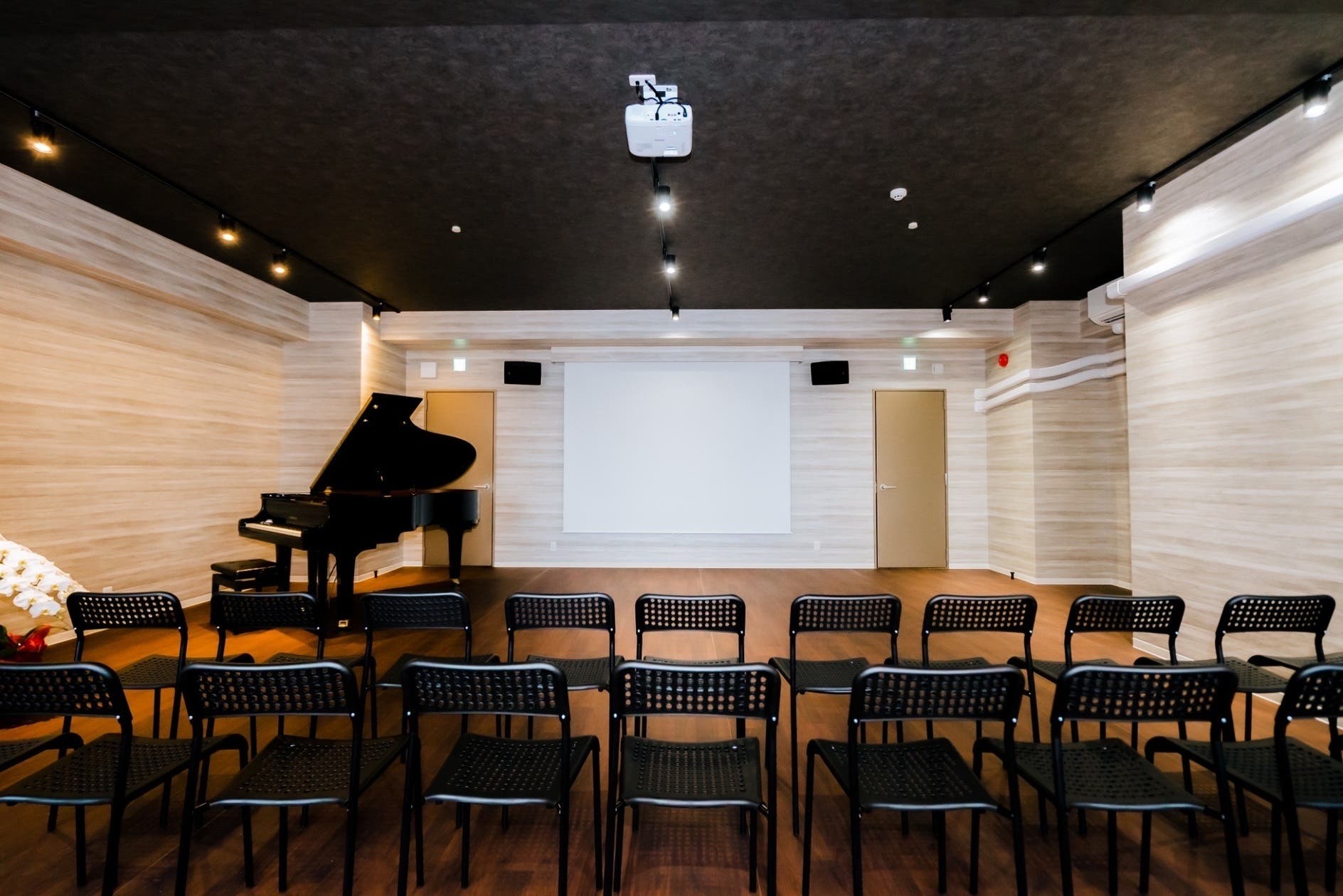 【花畑駅徒歩2分】コンクール・オーディション動画撮影に最適！有名YouTuberも利用した高音質空間の写真5