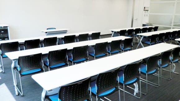 大阪会議室 鐵鋼會館 5号会議室【本町駅徒歩2分/最大116名/高品質・高グレード貸会議室】の写真2