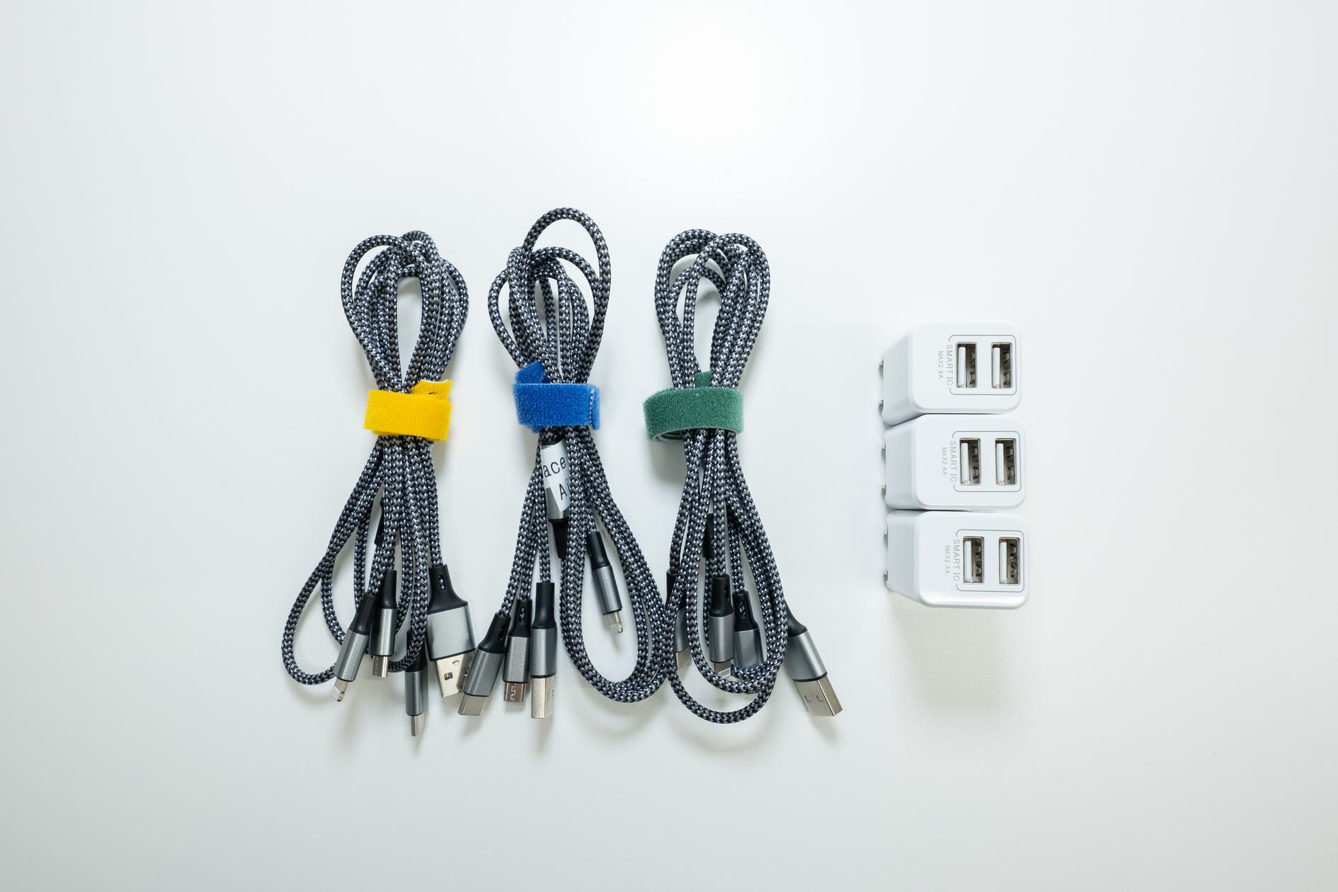 【西新宿駅3分】24席/プロジェクタースクリーン/光回線WiFi/ホワイトボード/演台☆1日1回スタッフ完全清掃のセミナールームの写真14