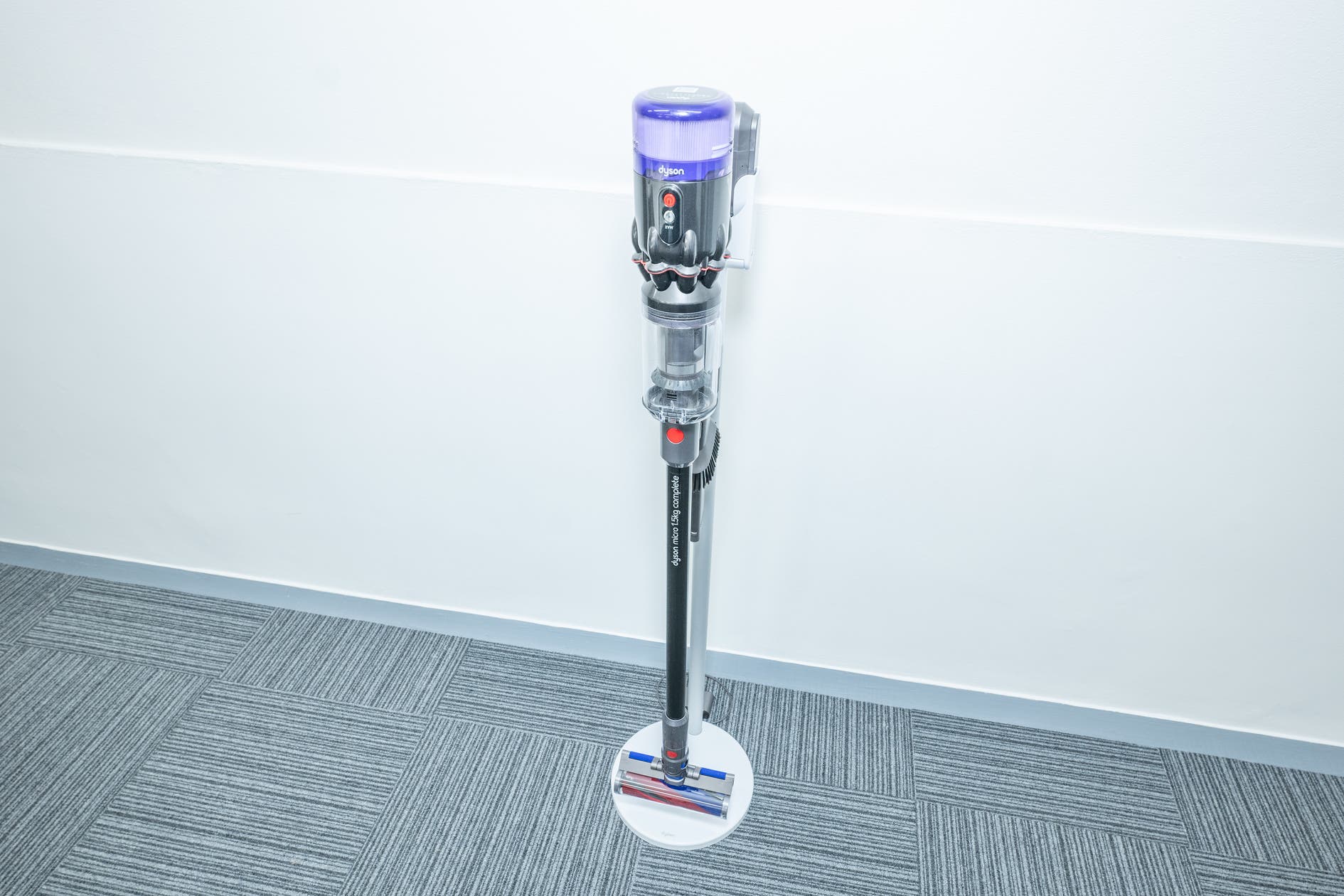 【西新宿駅3分】24席/プロジェクタースクリーン/光回線WiFi/ホワイトボード/演台☆1日1回スタッフ完全清掃のセミナールームの写真18