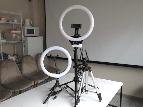 スマホ設置可能リングライト≪スタンド大≫の画像1
