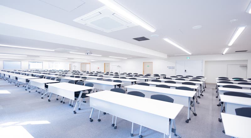 【銀座5分・新橋7分】最大収容198名✨銀座で“特別な会議”が叶う大型会場｜控え室あり✨研修・試験・講演会・懇親会に｜N201