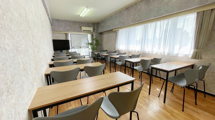 【高田馬場駅徒歩3分!30名利用可!】高速光WiFi・50型テレビ・ホワイトボード全て無料!ふれあい貸し会議室 高田馬場Fの写真1