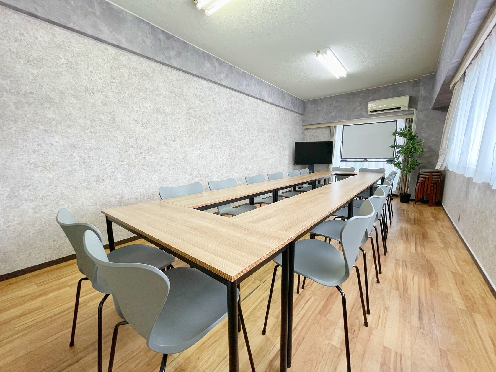 【高田馬場駅徒歩3分！30名利用可！】高速光WiFi・50型テレビ・ホワイトボード全て無料！ふれあい貸し会議室 高田馬場Fの写真7