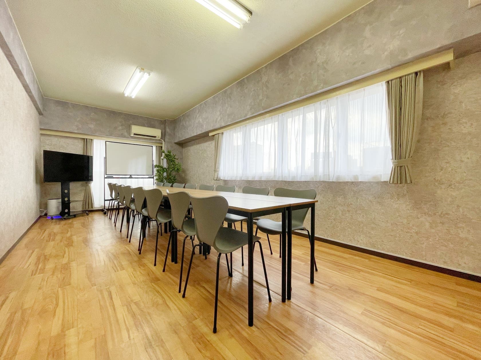 【高田馬場駅徒歩3分！30名利用可！】高速光WiFi・50型テレビ・ホワイトボード全て無料！ふれあい貸し会議室 高田馬場Fの写真11