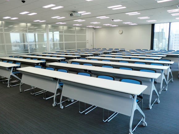 大阪会議室　鐵鋼會館　5+6号会議室【本町駅徒歩2分/最大116名/高品質・高グレード貸会議室】の写真1