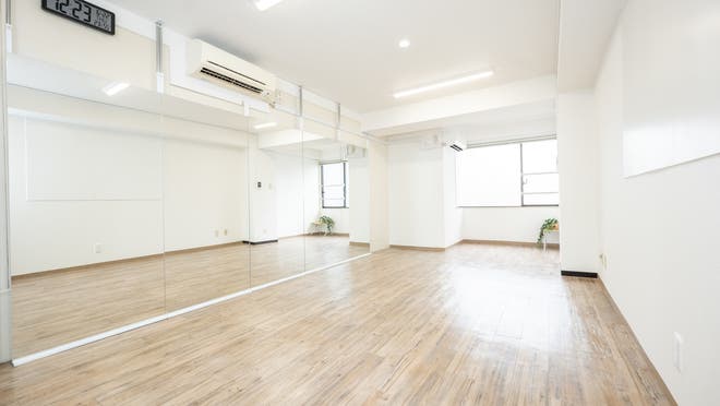 【渋谷駅4分】ヨガ・ピラティス・撮影などにおすすめ☆1日1回スタッフ完全清掃のスタジオの写真1