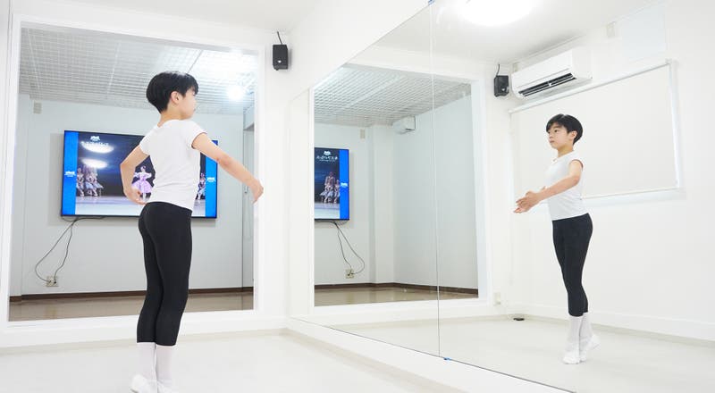 新大阪駅から徒歩3分、1～2人でのダンス、ヨガ、コスプレ、楽器練習、写真・動画撮影にピッタリ