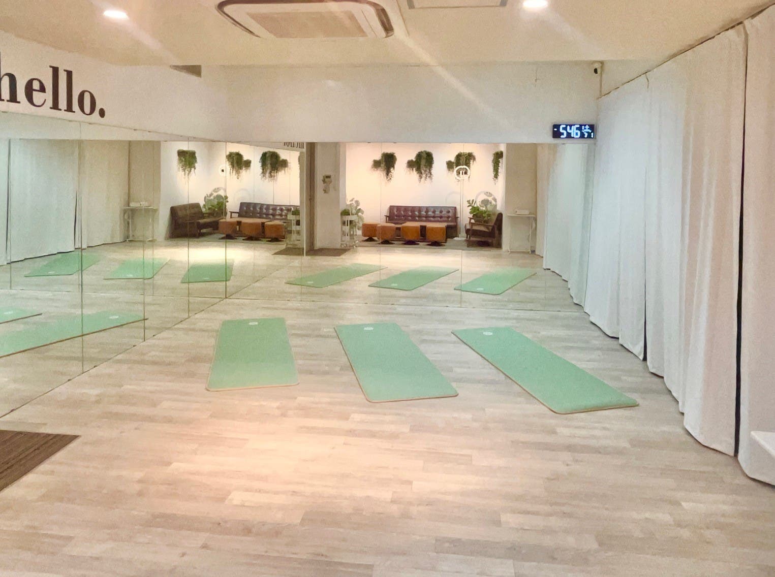 【中野駅3分】2面大型鏡計8m／40㎡超の綺麗で広いスタジオでダンス・ポージング・ヨガ・演劇に☆平日夜と土日祝楽器演奏可！の写真5