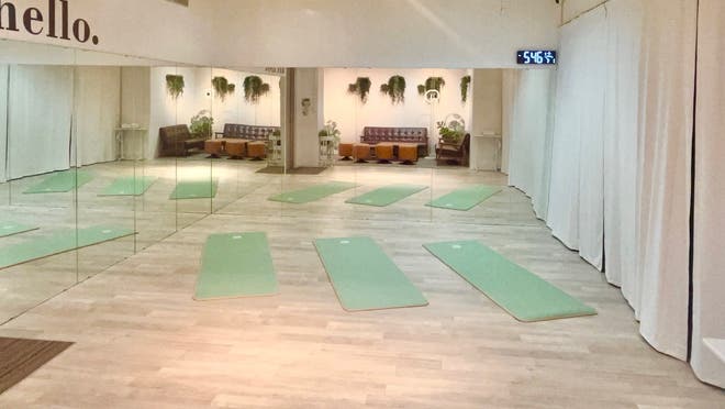 【中野駅3分】2面大型鏡計8m/40㎡超の綺麗で広いスタジオでダンス・ポージング・ヨガ・演劇に☆平日夜と土日祝楽器演奏可!の写真5