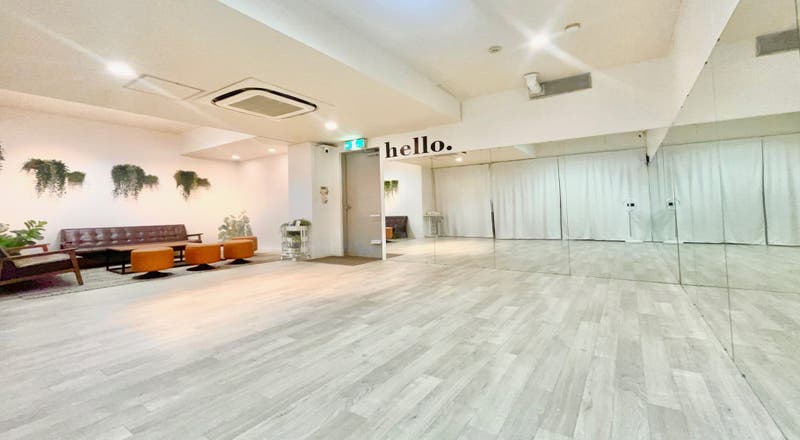 【中野駅3分】2面大型鏡計8m／40㎡超の綺麗で広いスタジオでダンス・ポージング・ヨガ・演劇に☆平日夜と土日祝楽器演奏可！