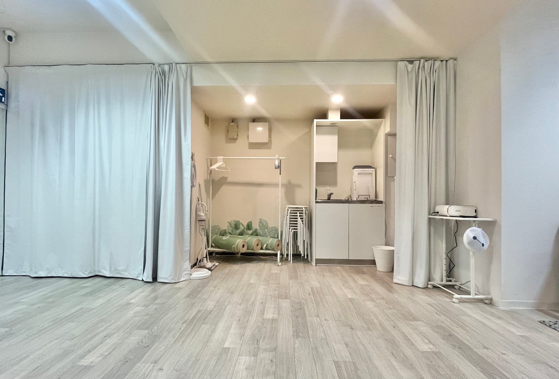 【中野駅3分】2面大型鏡計8m／40㎡超の綺麗で広いスタジオでダンス・ポージング・ヨガ・演劇に☆平日夜と土日祝楽器演奏可！の写真7