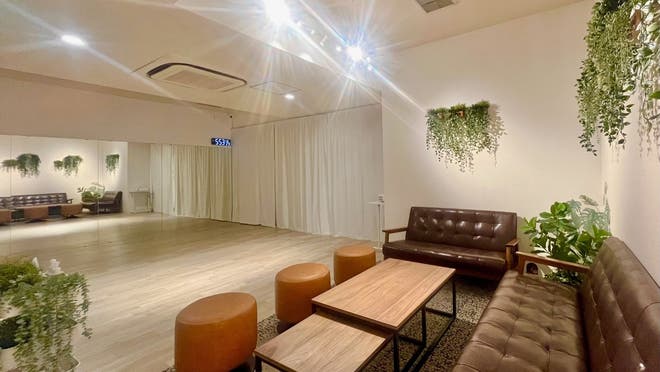 【中野駅3分】2面大型鏡計8m/40㎡超の綺麗で広いスタジオでダンス・ポージング・ヨガ・演劇に☆平日夜と土日祝楽器演奏可!の写真2