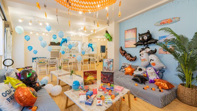 メリクリ🎉🎅✨ひろびろ50㎡✨ふんわりやわらか床🎵100インチスクリーン📺ボドゲ充実👍24時間営業⌚終電待ちに😊の写真1