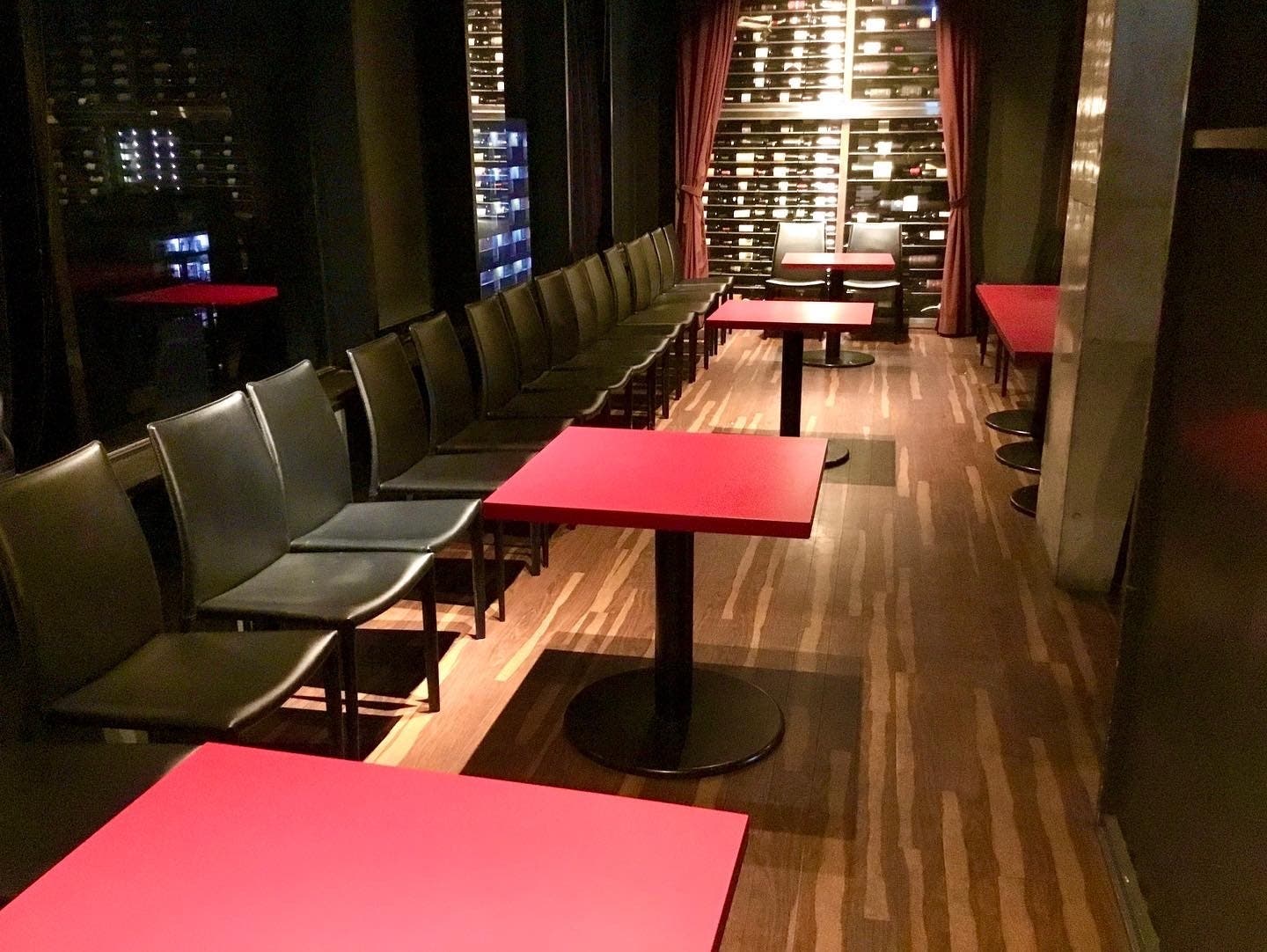 ビル最上階、中庭のあるレストラン。撮影やセミナー、会議、講演会、マルシェ、演奏会等に。中庭も完備。の写真3