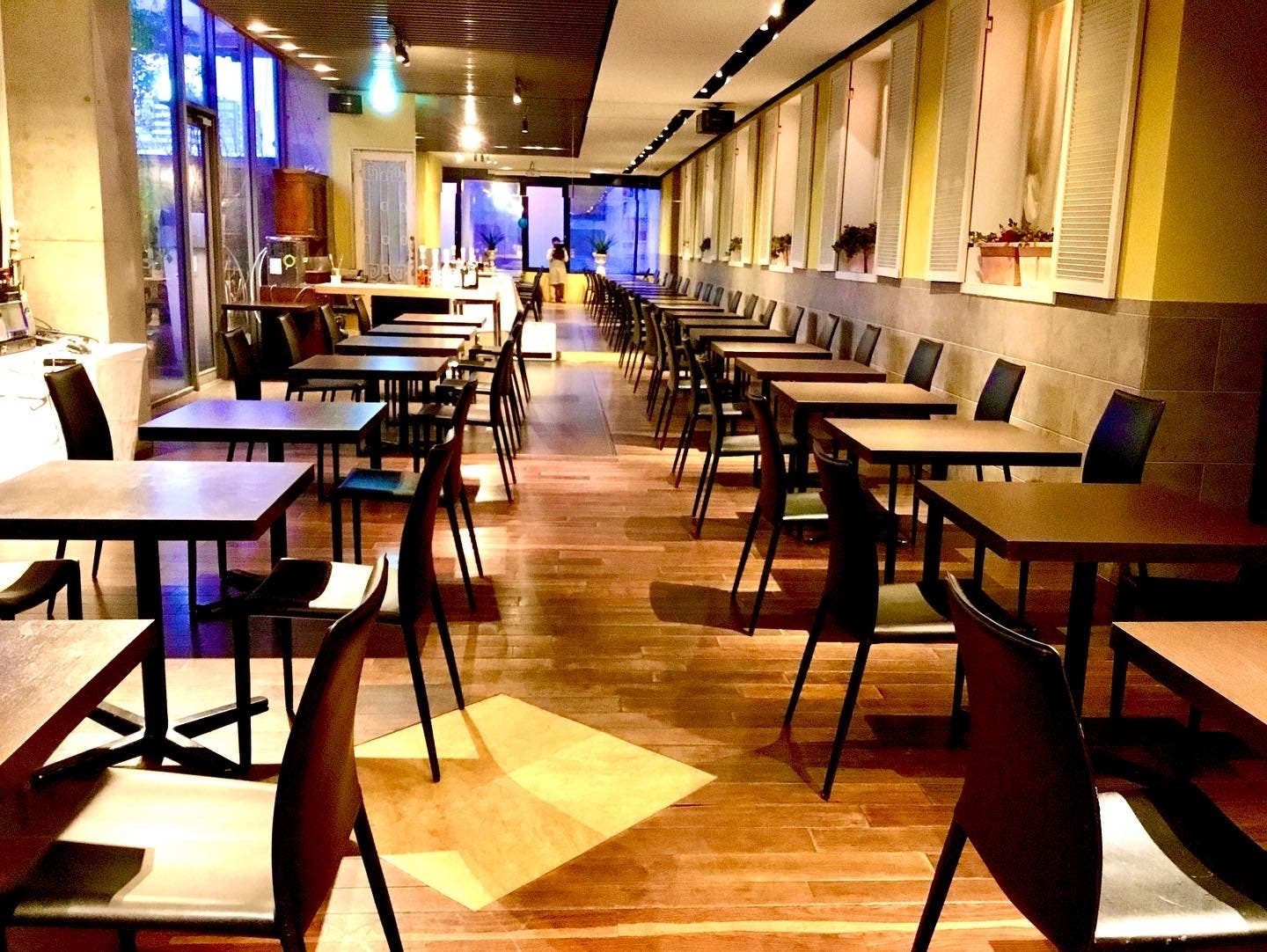 ビル最上階、中庭のあるレストラン。撮影やセミナー、会議、講演会、マルシェ、演奏会等に。中庭も完備。の写真5