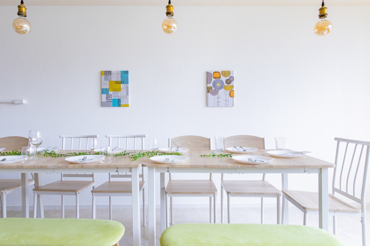 @400円/hほどで1フロア貸切🎉毎回清掃🧹最大40名🙆‍♀広々空間🍷24H🌠120㌅大画面プロジェクター🎥スマホ・PC投影💻の写真4