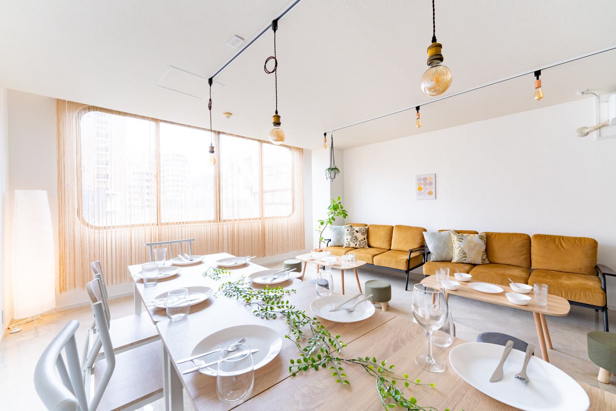 @400円/hほどで1フロア貸切🎉毎回清掃🧹最大40名🙆‍♀広々空間🍷24H🌠120㌅大画面プロジェクター🎥スマホ・PC投影💻の写真5