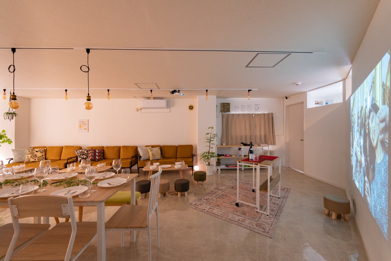 @400円/hほどで1フロア貸切🎉毎回清掃🧹最大40名🙆‍♀広々空間🍷24H🌠120㌅大画面プロジェクター🎥スマホ・PC投影💻の写真9